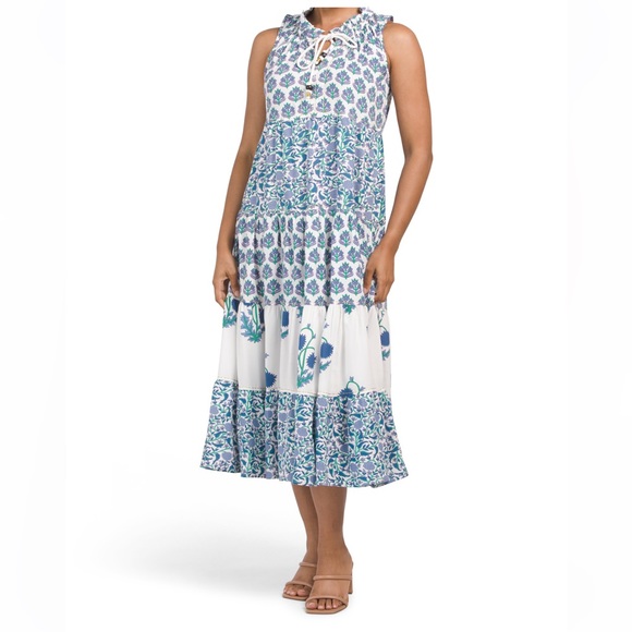 Chelsea & Theodore | Dresses | Last Piecechelsea Theodore Split Neck ...